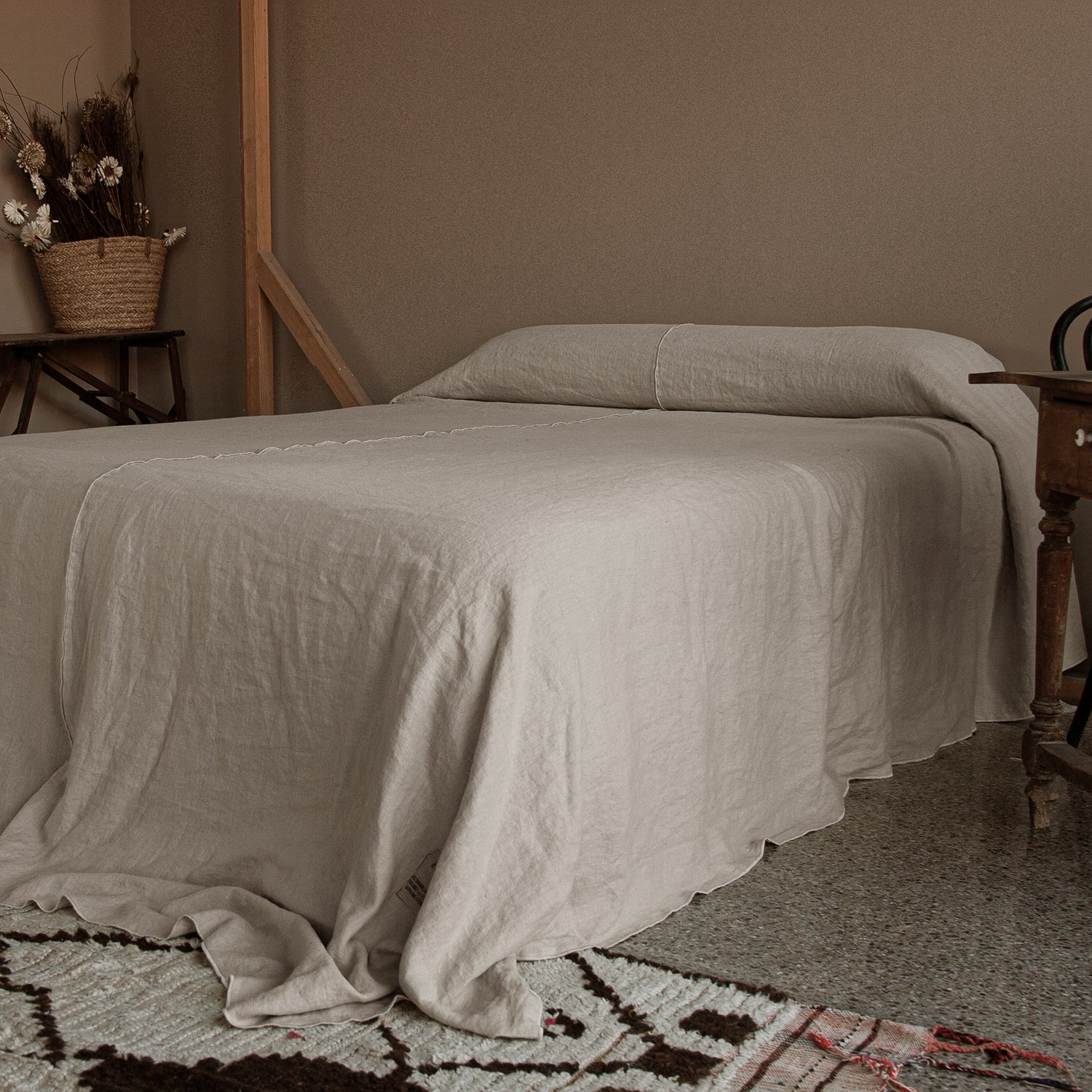 Buy natural linen bedspread : Classic bedspread : dE.LENZO – dE.LENZO