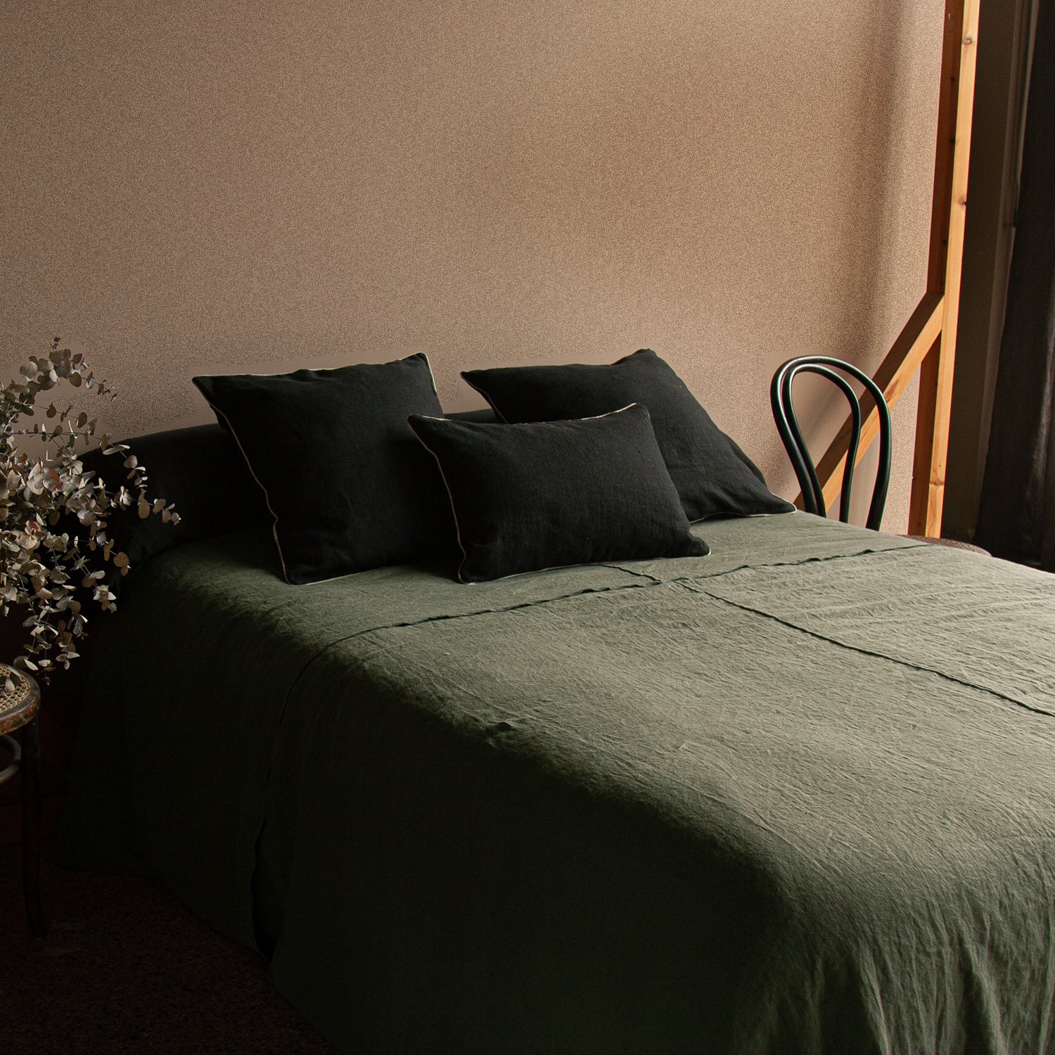 Colcha de lino lavado clásica VERDE | dE.LENZO – dE.LENZO